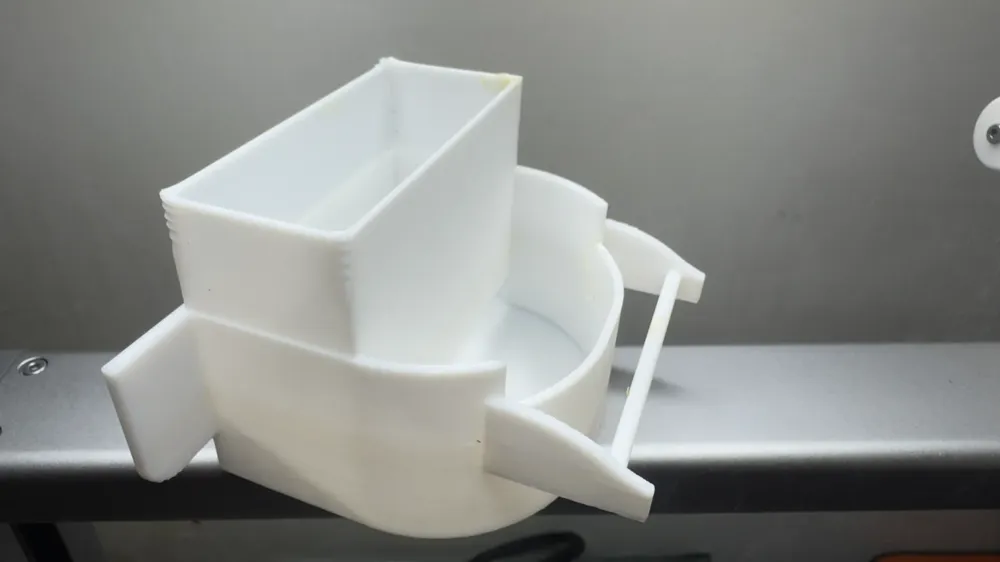 Comedero automático de gran capacidad para pájaros por gdx-3d MakerWorld: Descarga Modelos 3D ...