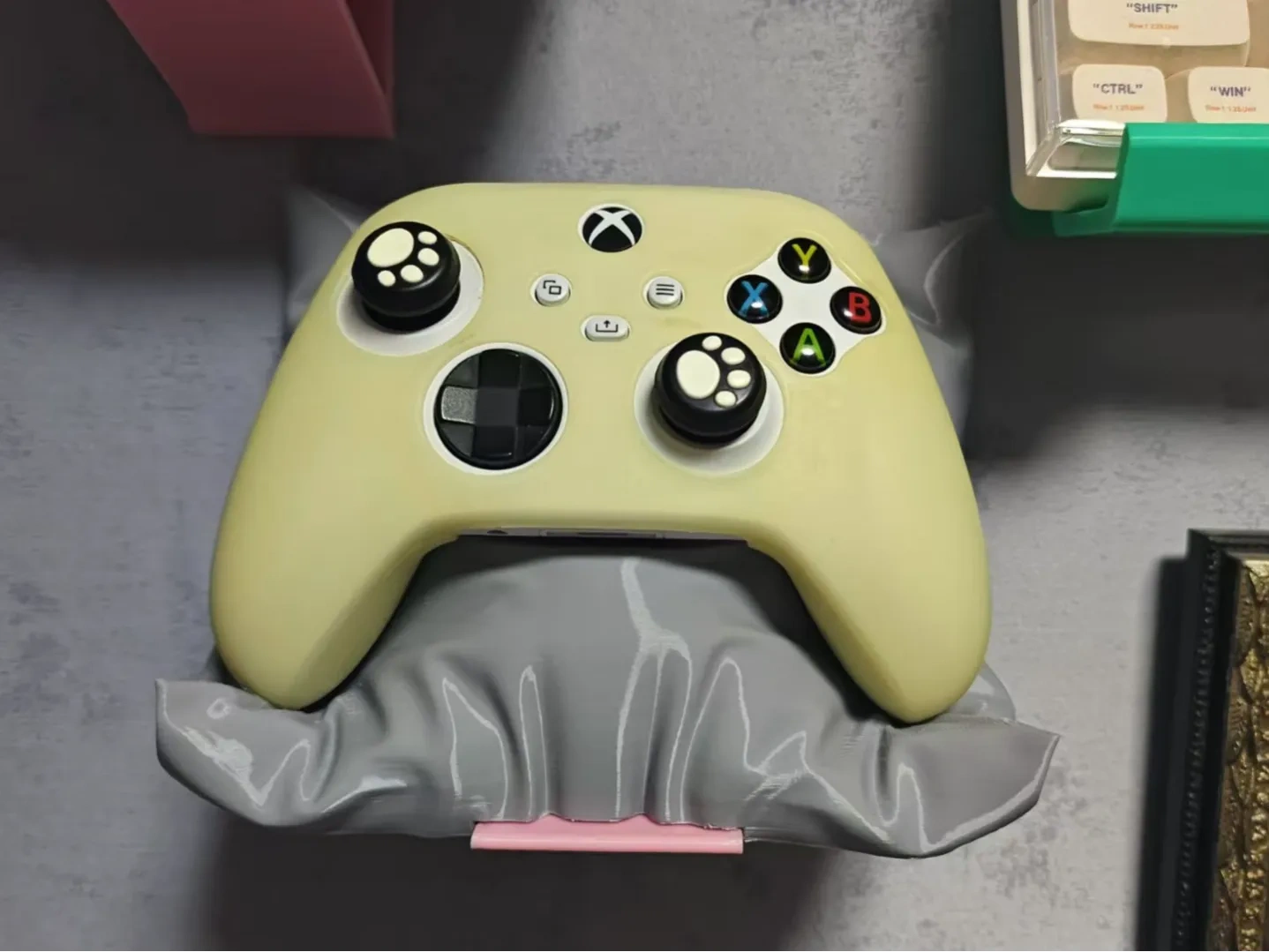 Xbox Series controller wall mount pillow by 无情摩的佬 - MakerWorld