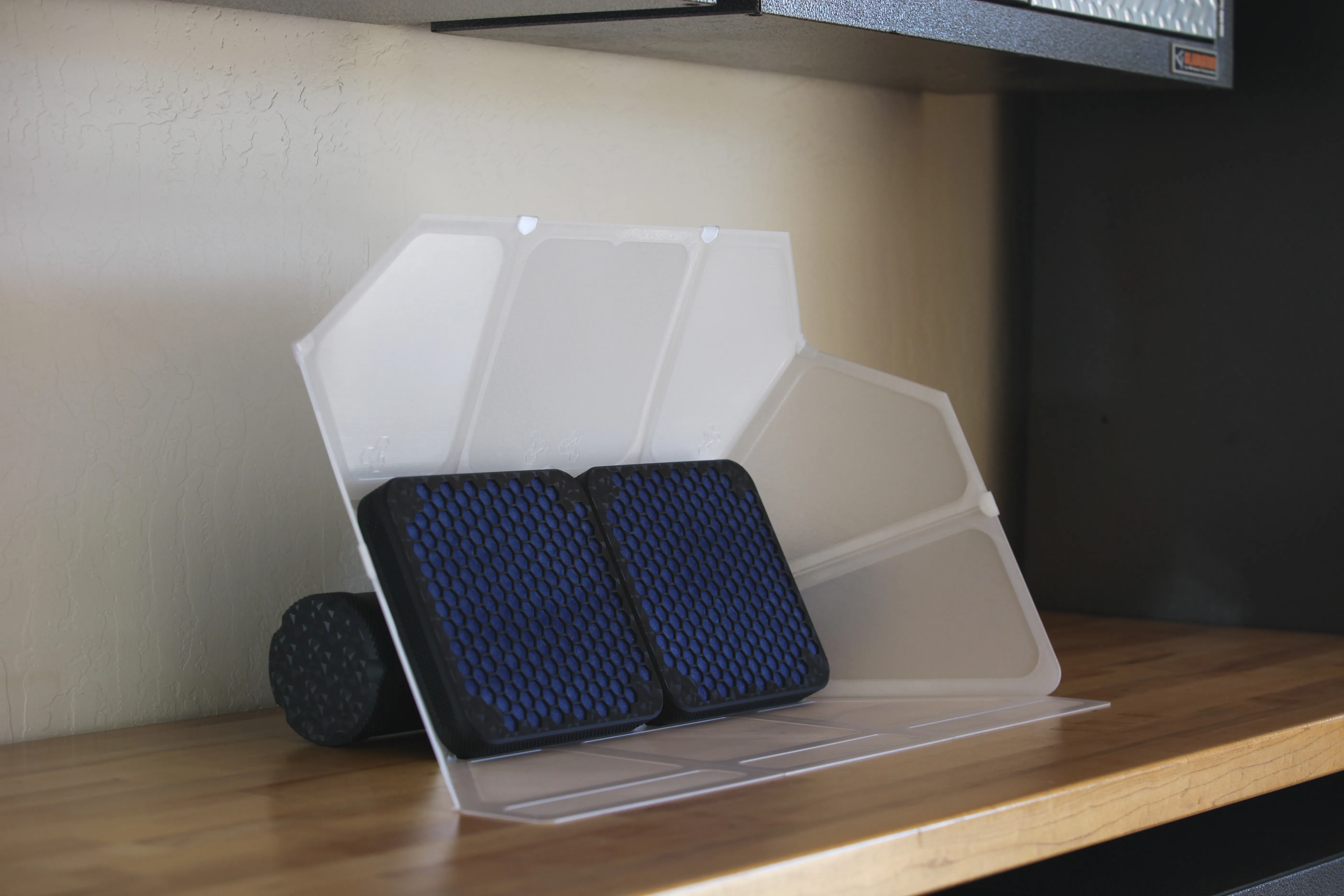 Modular Airbrush Spray Shield by Lenyo MakerWorld: Download Free 3D Models