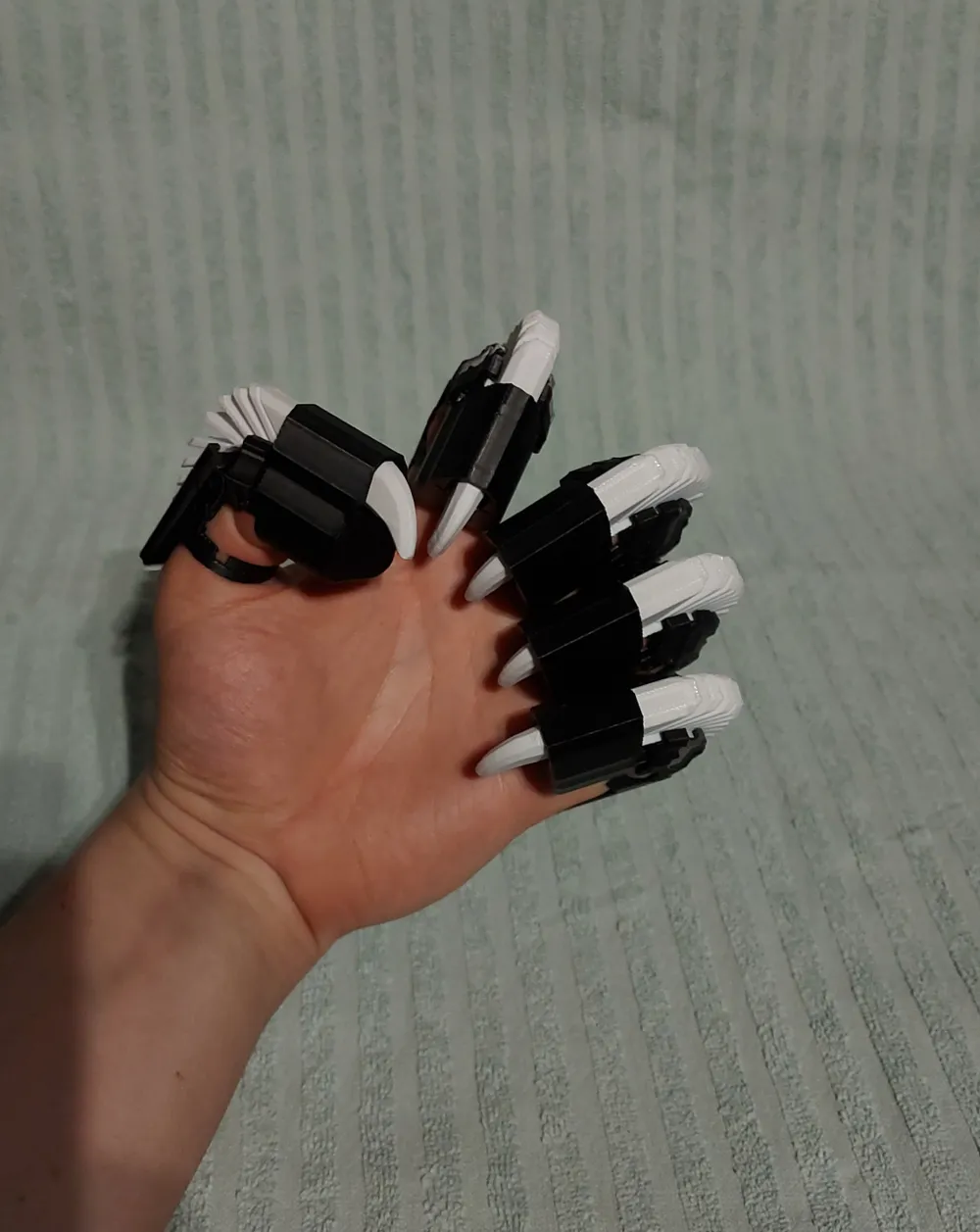 Extending claws - Free 3D Print Model - MakerWorld