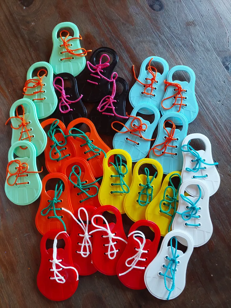 Shoe for learning to tie laces by Boquitin - MakerWorld