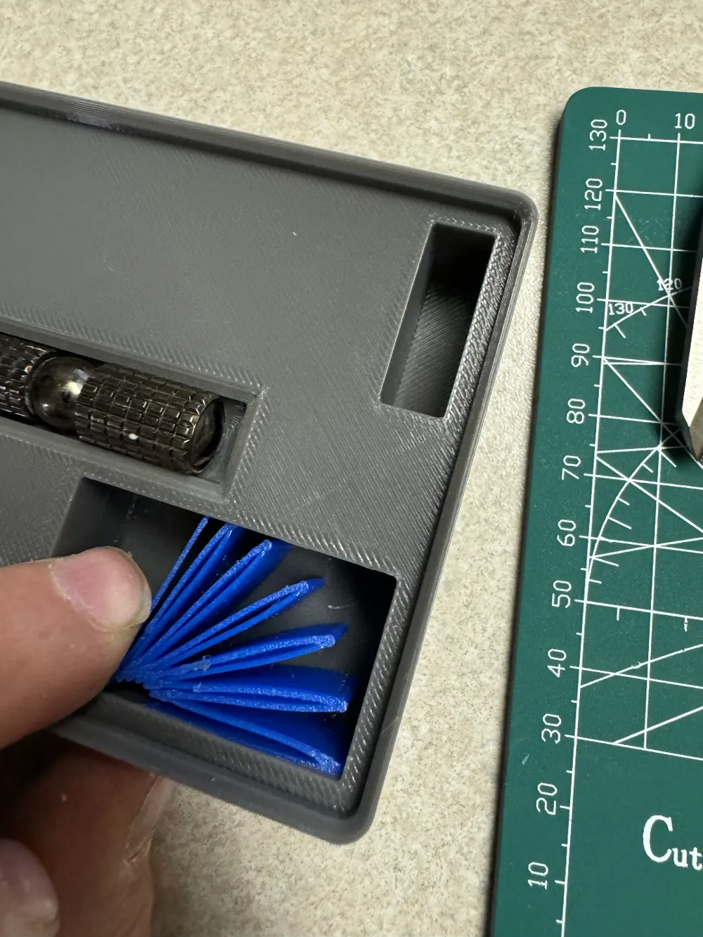 Safety Razor and Blade Holder - Gridfinity by bradwynw - MakerWorld