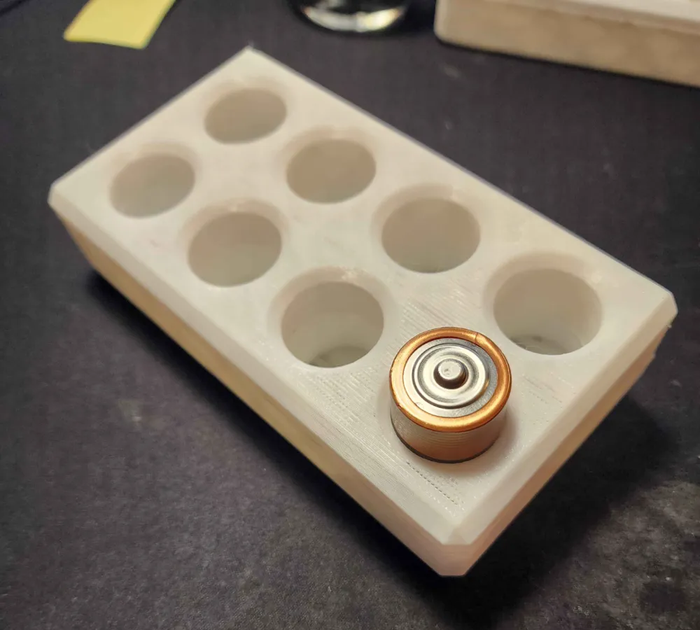 Wall Mountable C Cell Battery holder by Flightdesk - MakerWorld