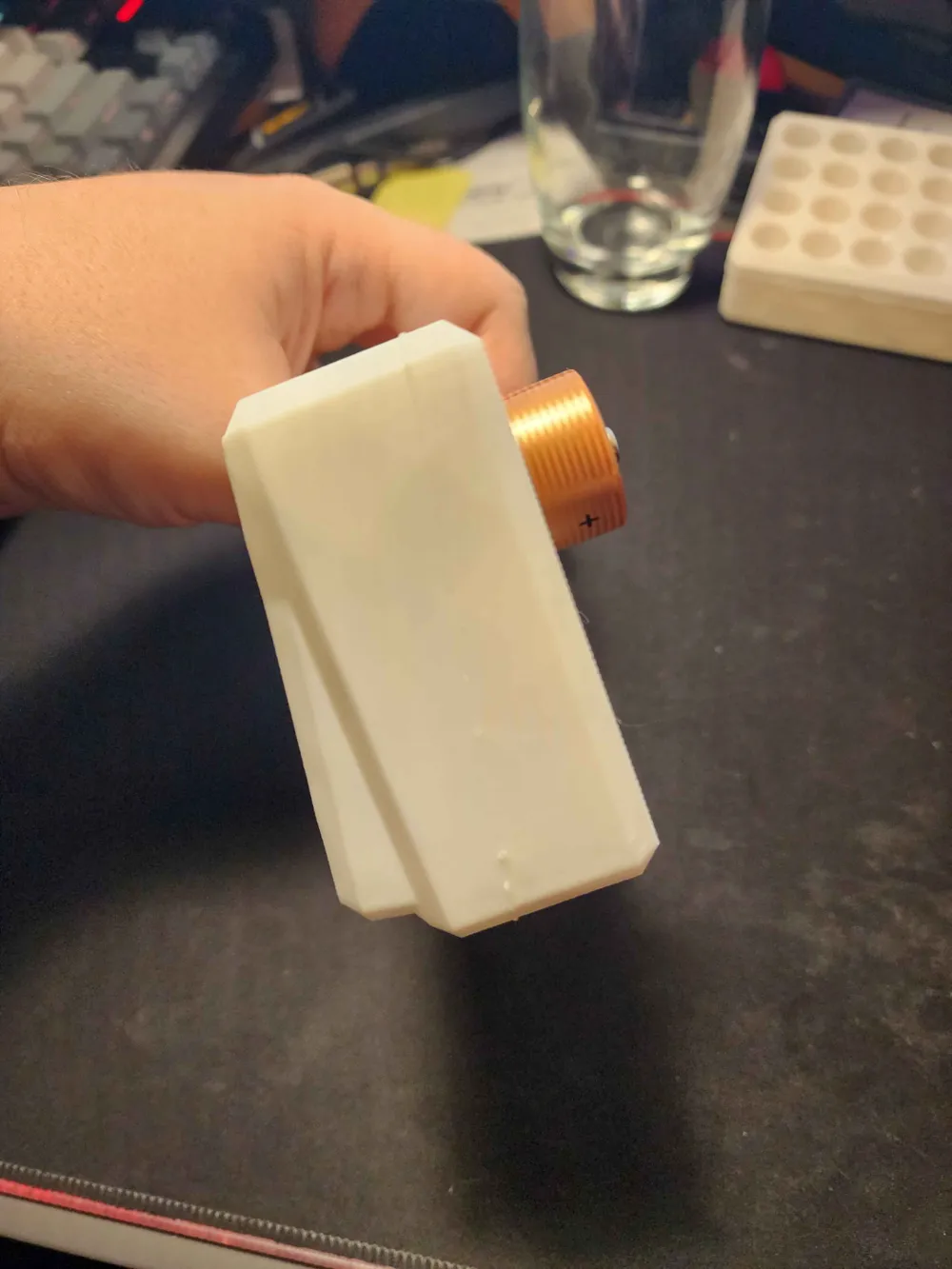 Wall Mountable C Cell Battery holder by Flightdesk - MakerWorld