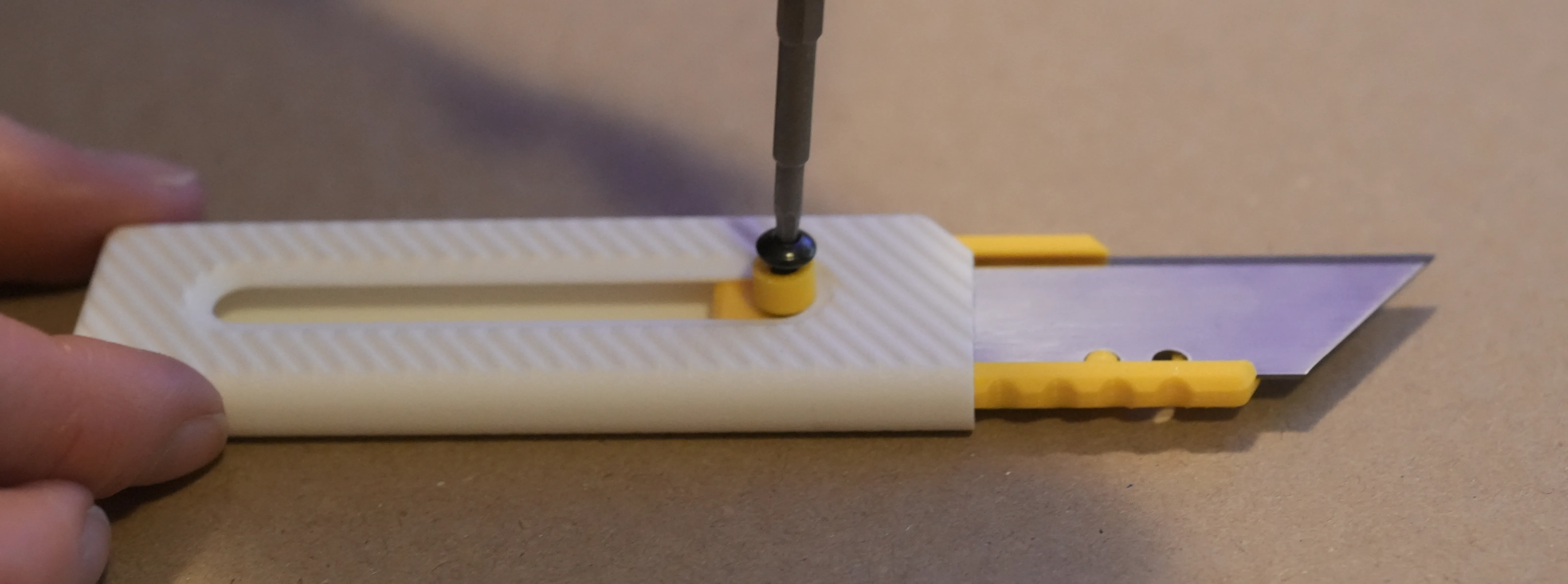 Slicey - EDC Utility Blade / Box Cutter by Downloaded Goods MakerWorld ...