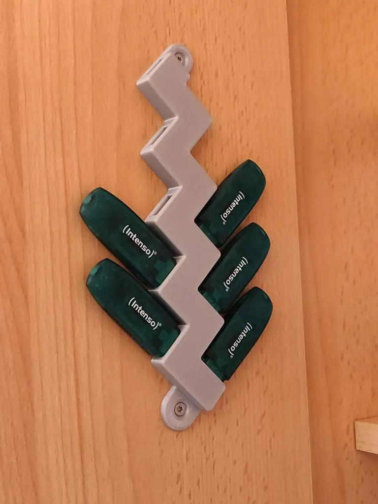 USB Stick Holder Remixed by lancelotcv - MakerWorld