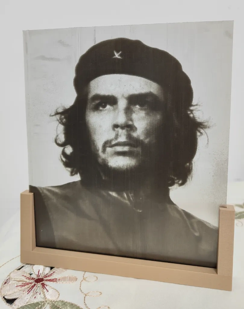 3D Printed Black and White Photo: Che Guevara by 3dPainter - MakerWorld