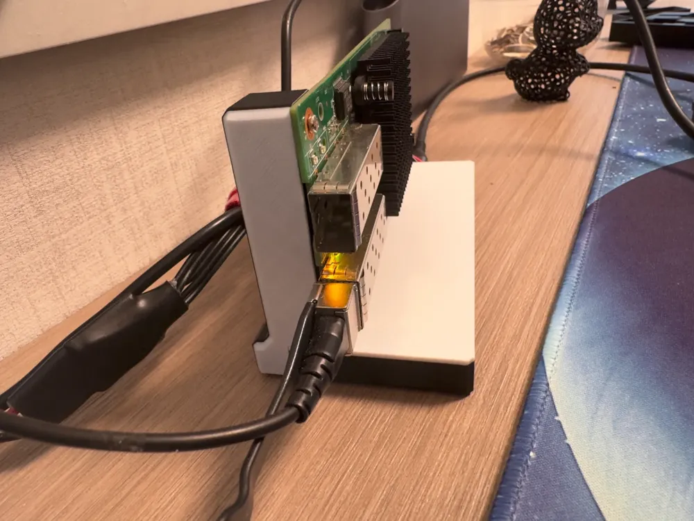 Thunderbolt Ethernet Card Stand Remixed by SHIELD - MakerWorld