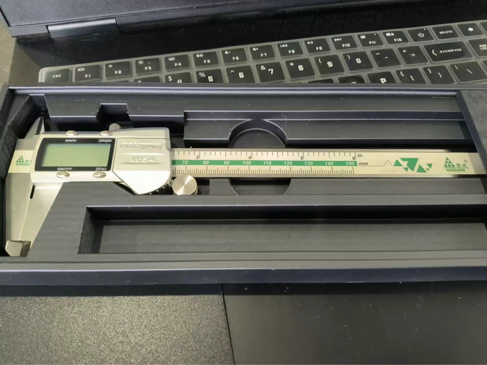 Vernier Caliper Holder by ArmeeMU - MakerWorld