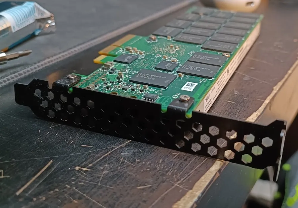 PCIe full height bracket exagonal pattern Remixed by TheGrandUi ...