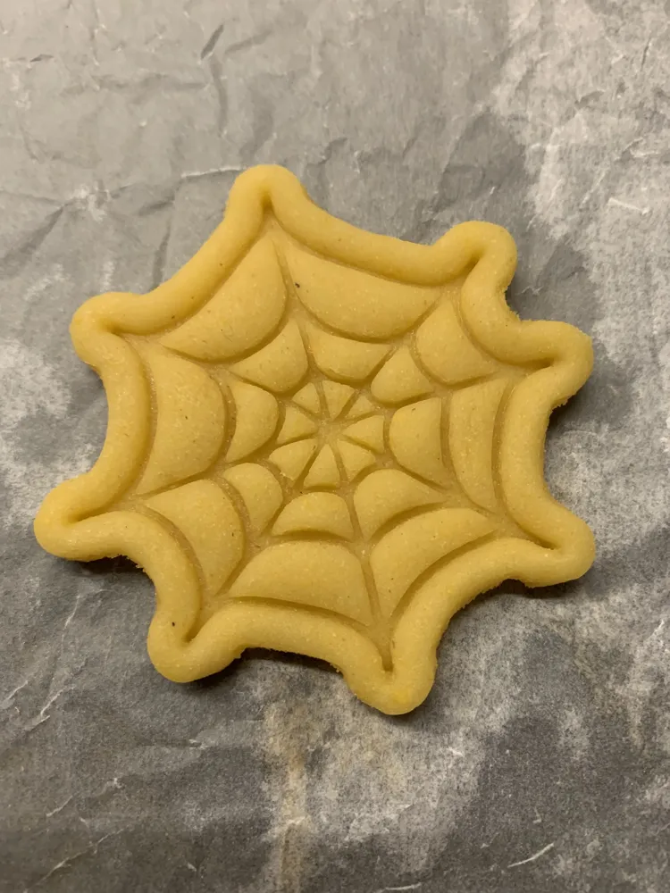 Cobweb cookie cutter by Coarse - MakerWorld