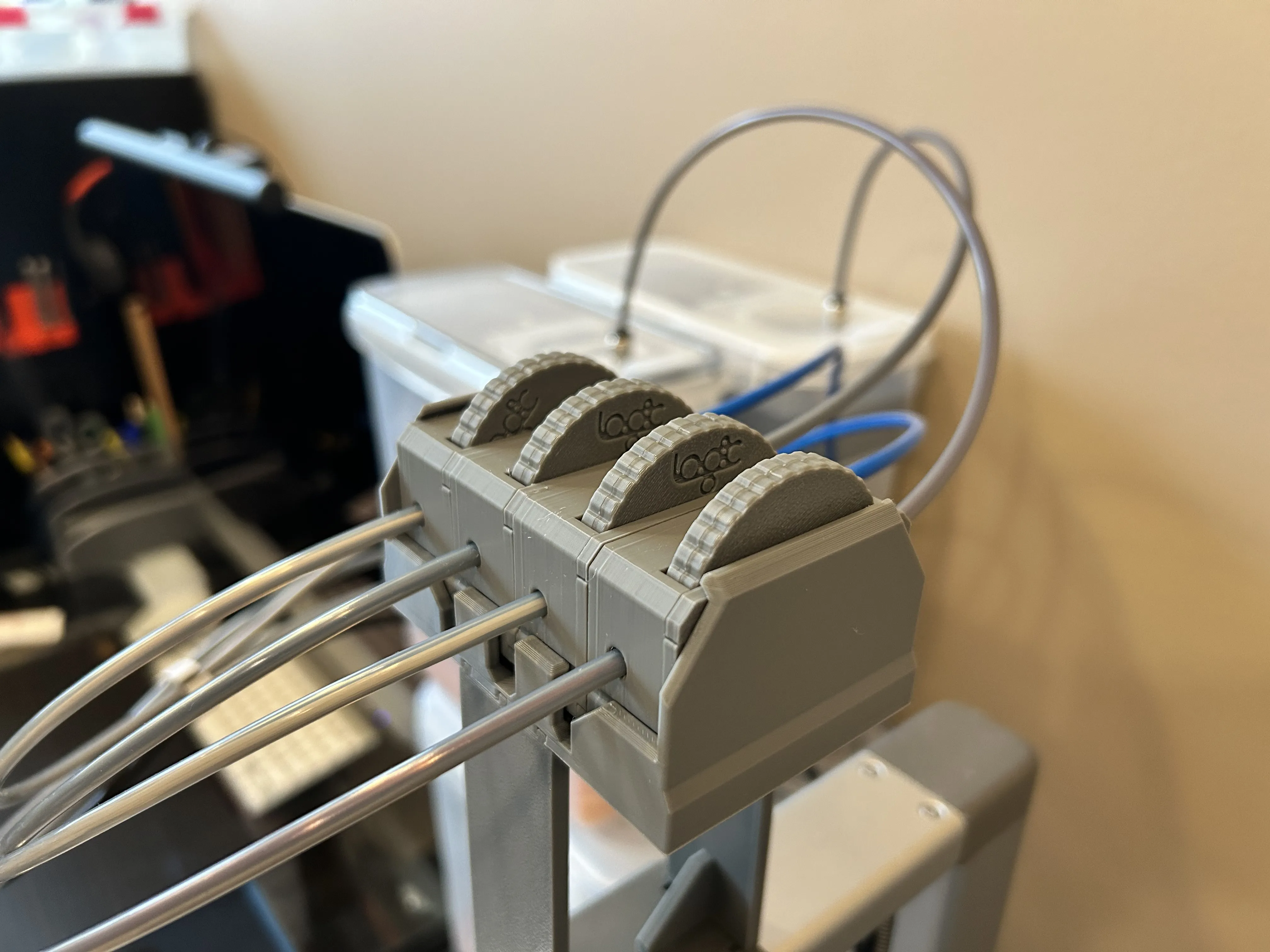 Manual Filament Feeder/Switcher for MMS/AMS by viu.logic MakerWorld ...