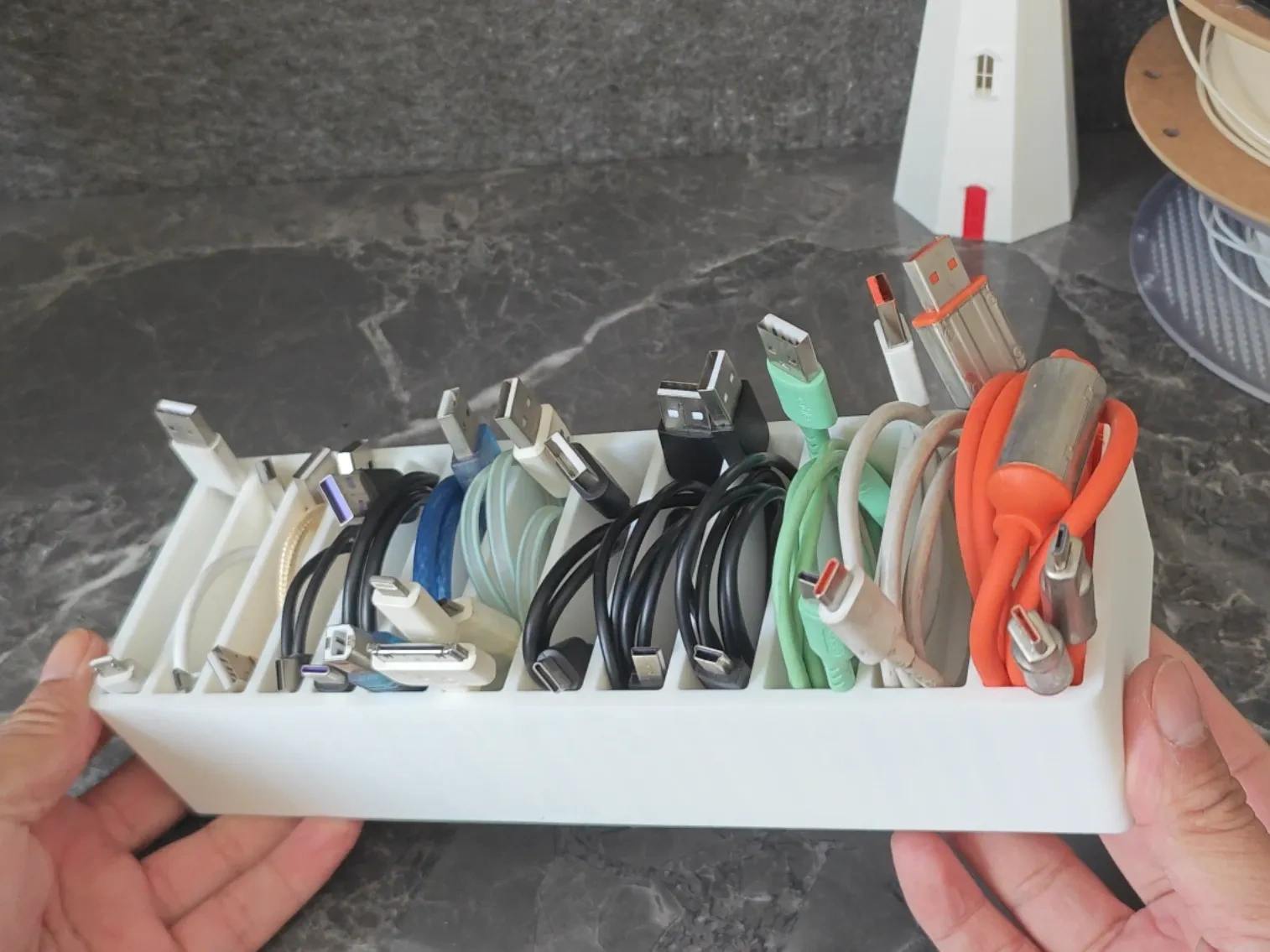 Data cable storage box by 玩蛇DIY - MakerWorld