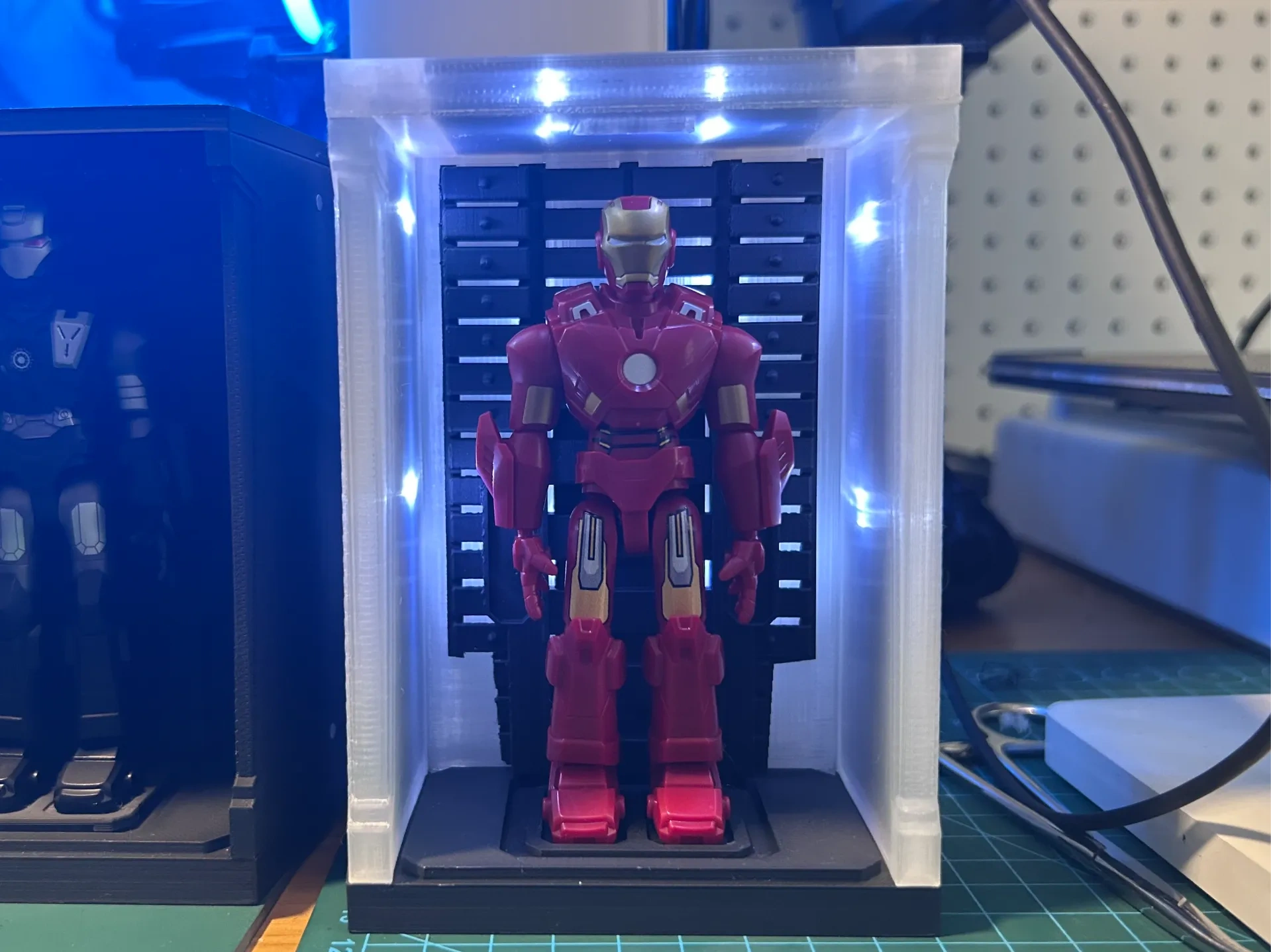 Blooko Iron Man - Block Man Armor Garage - Luminous Edition by POPMONS ...