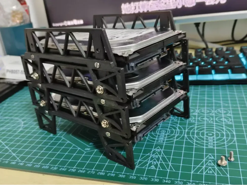 Stackable Hard Drive Rack (Hard Drive Array/NAS Compatible) by LEON ...