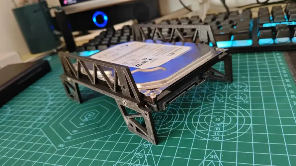 Stackable Hard Drive Rack (Hard Drive Array/NAS Compatible) by LEON ...