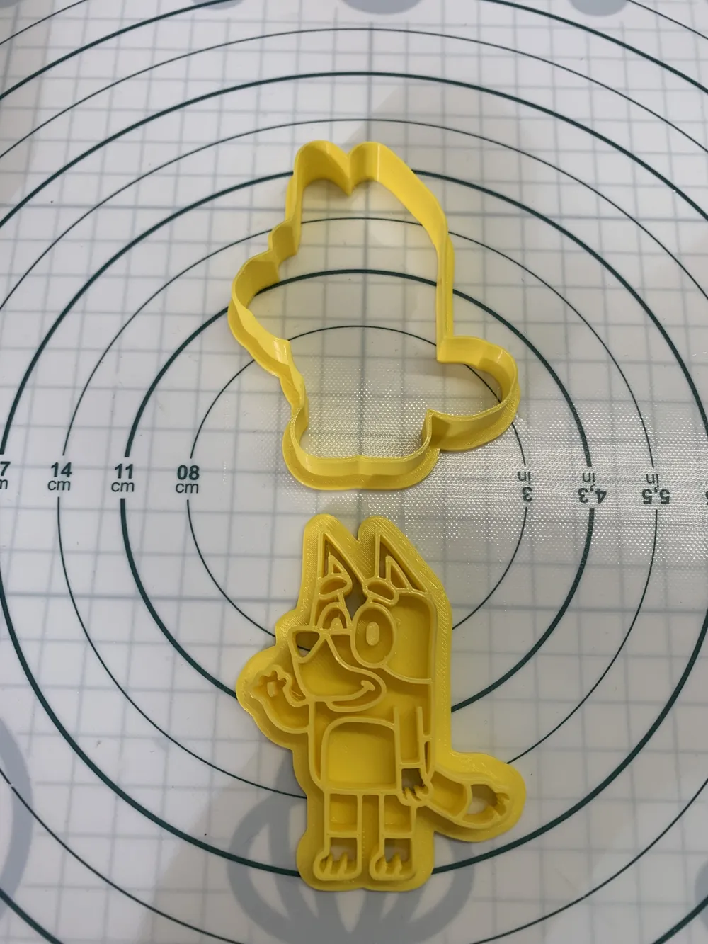 Bluey cookie cutter by Coarse MakerWorld: Download Free 3D Models