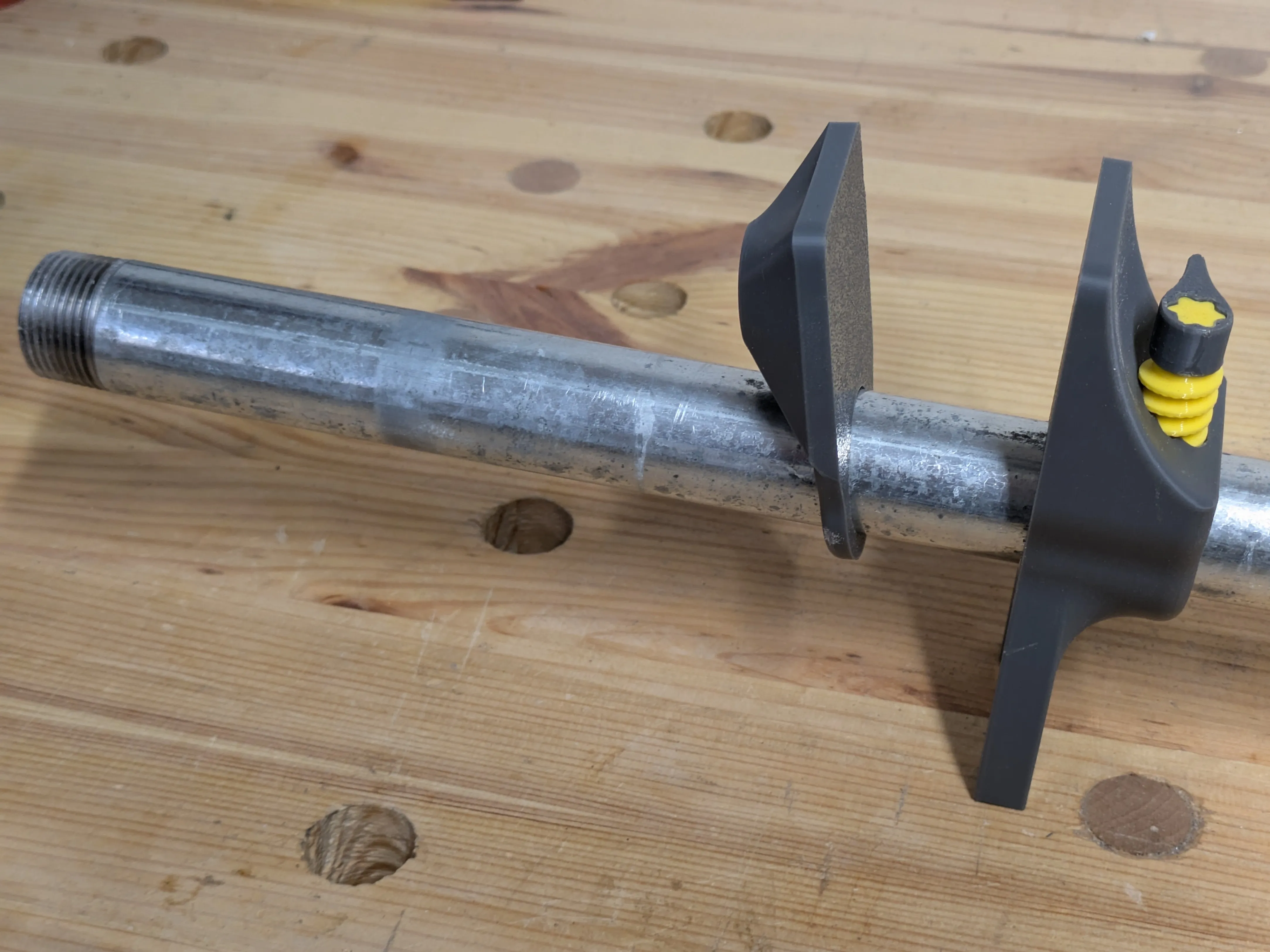 Woodworking Pipe Clamp for 3/4" Pipe - 45 mm Jaws by Claymuh MakerWorld ...