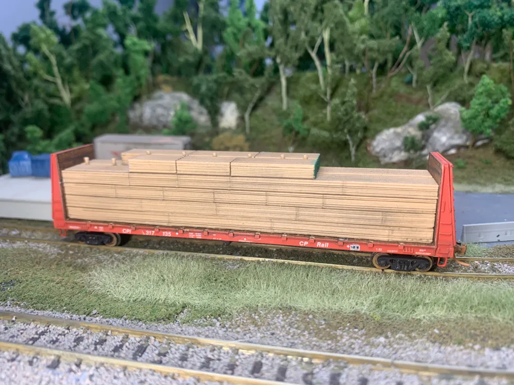 MT 61' Bulkhead Flat Car Lumber Load (Style D) by CoryRoth - MakerWorld