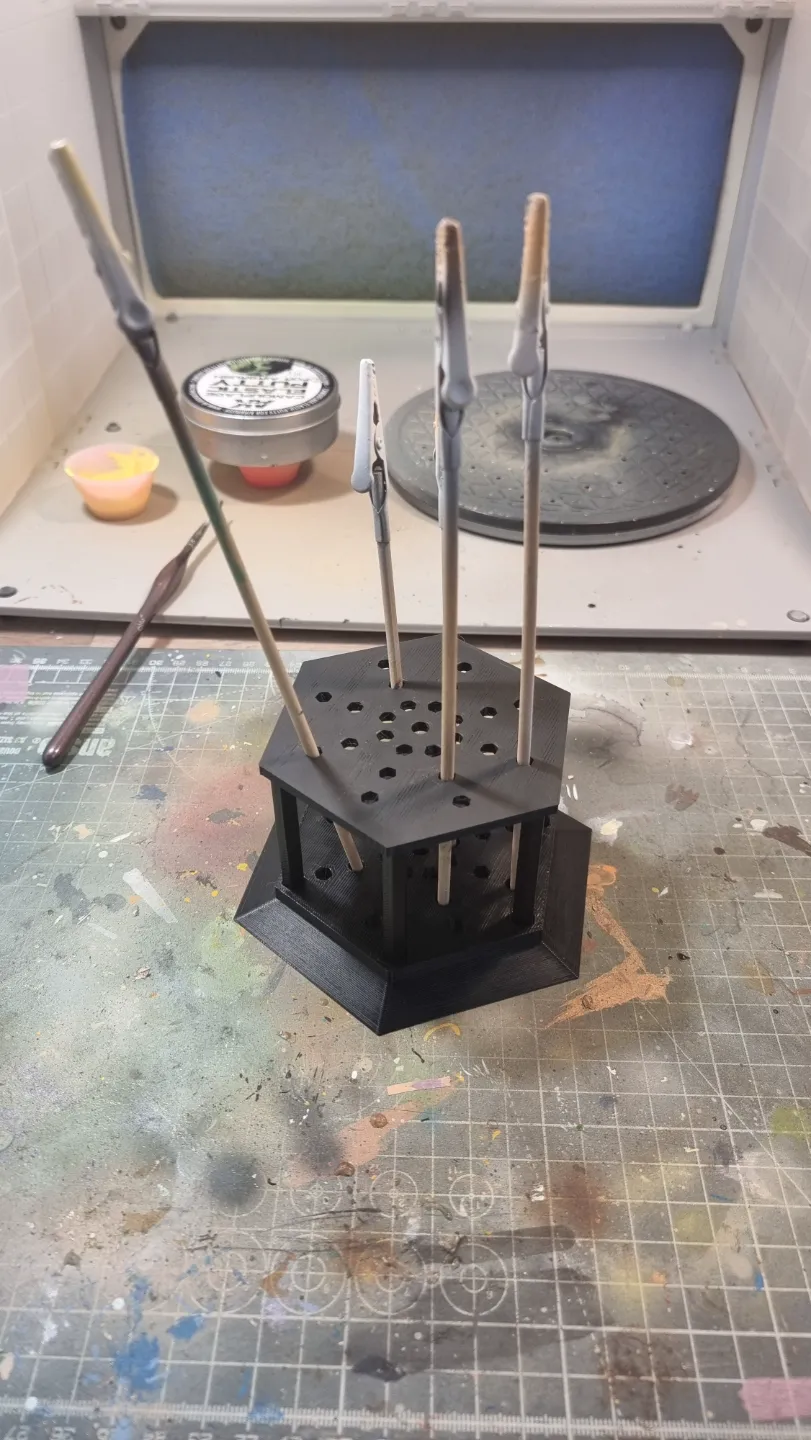 Stand for for painting clamps, airbrush tools by Gigions21_customstudio ...