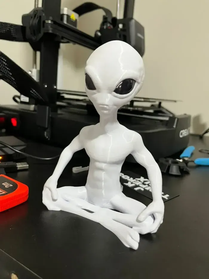 Sitting Alien Remixed by 3DdoWB MakerWorld: Download Free 3D Models