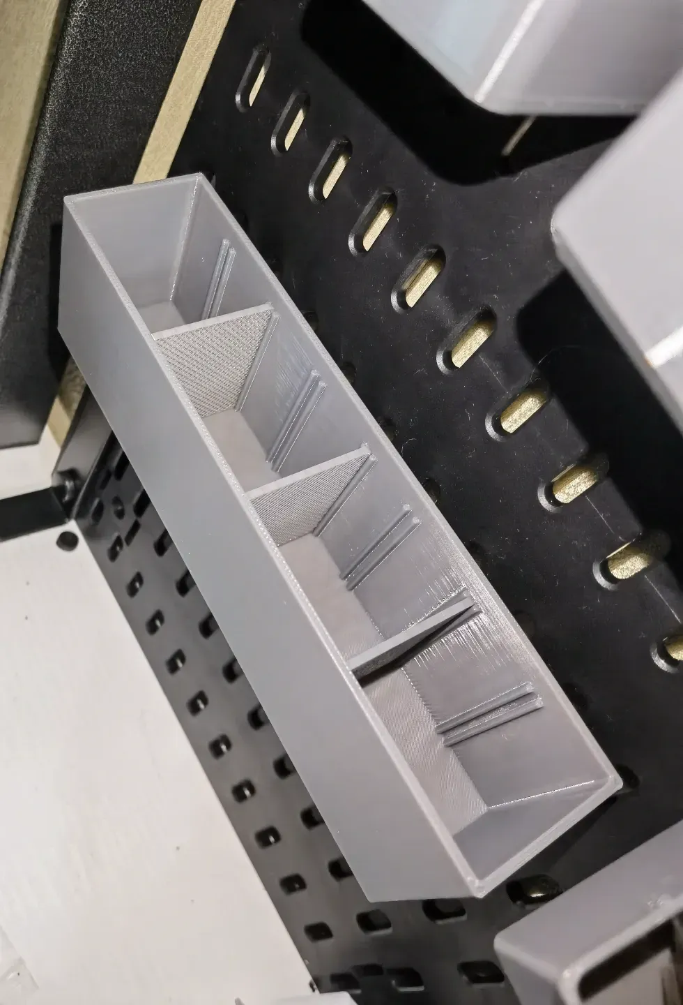 Adjustable Space Pegboard Parts Box by 蜂蜜熊 - MakerWorld