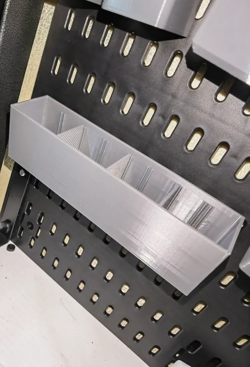 Adjustable Space Pegboard Parts Box by 蜂蜜熊 - MakerWorld