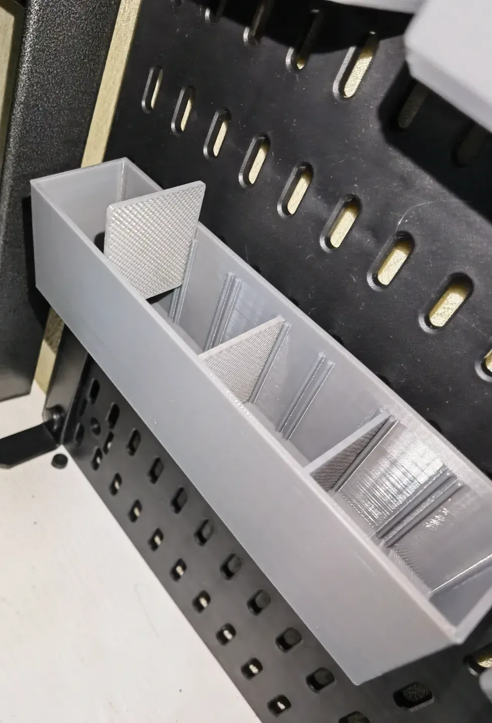 Adjustable Space Pegboard Parts Box by 蜂蜜熊 - MakerWorld