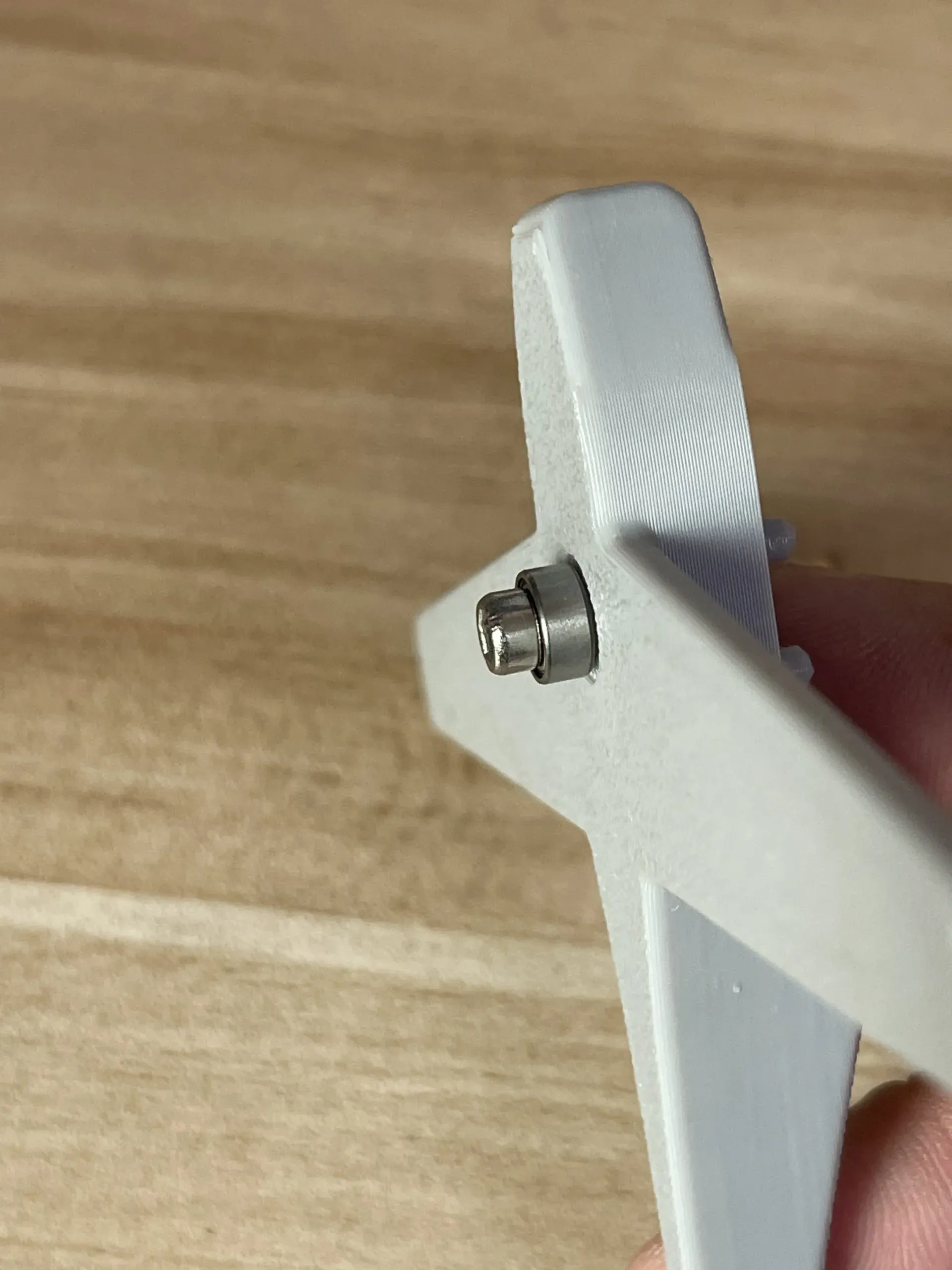 Inertia-following Glider Airplane Ornament Toy - Free 3D Print Model - MakerWorld