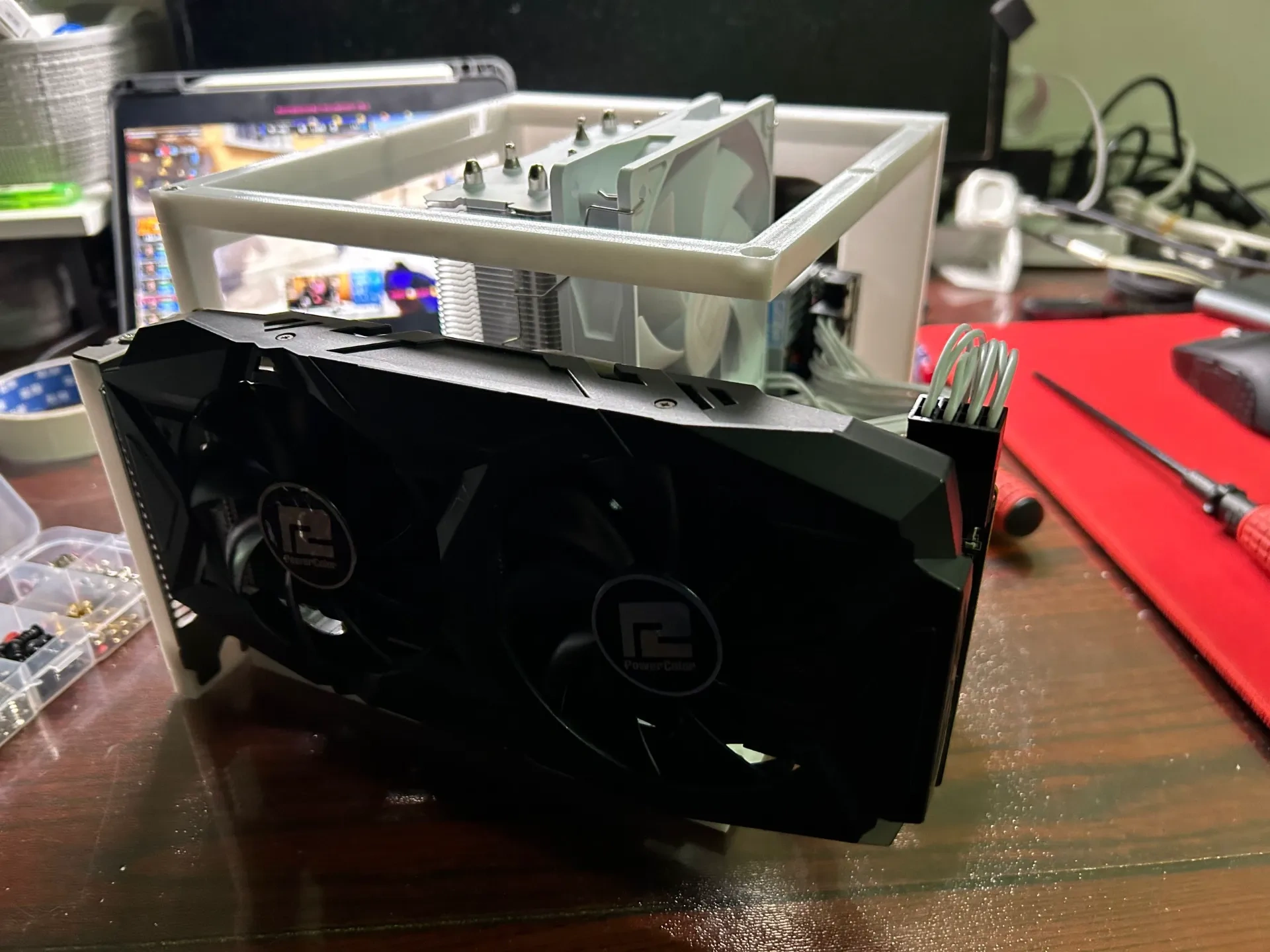 Open-air ITX chassis, mini 1U power supply, external graphics card with unlimited length by user ...