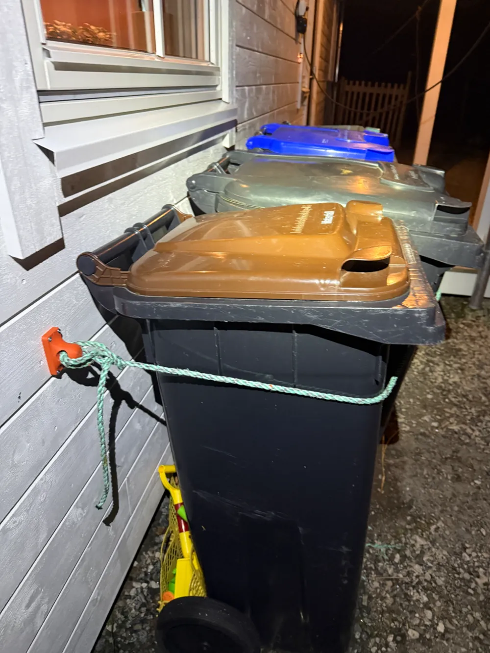 Wall-Mounted Rope Eyelet for Securing Trash Bins - Free 3D Print Model ...