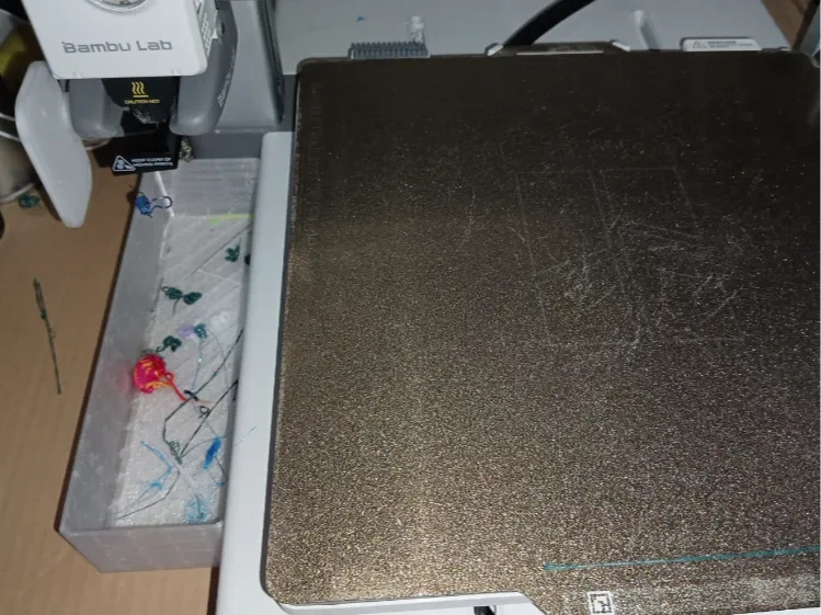 A perfectly sized side waste bin for Bambu A1 by magnetic - MakerWorld