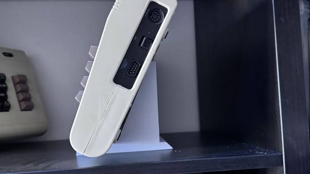 C64 and VIC-20 Classic Display Stand by stroke.lugaresi - MakerWorld