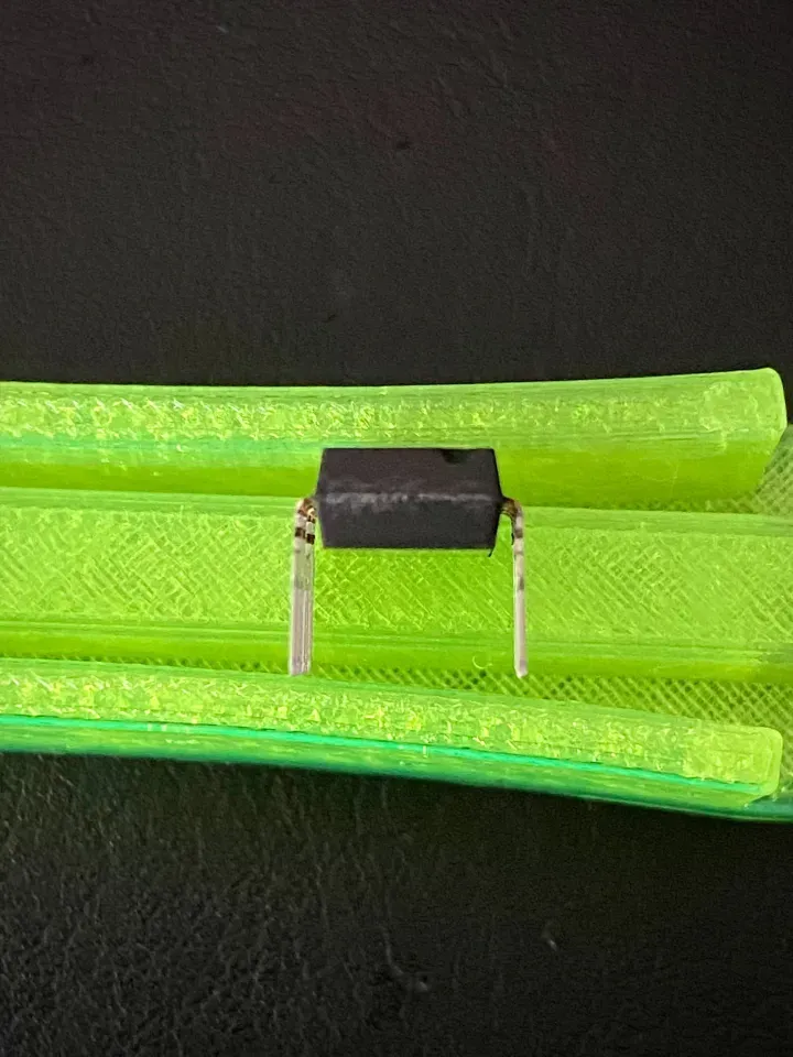 IC Lead Straightener Remixed by themaninthesuitcase - MakerWorld