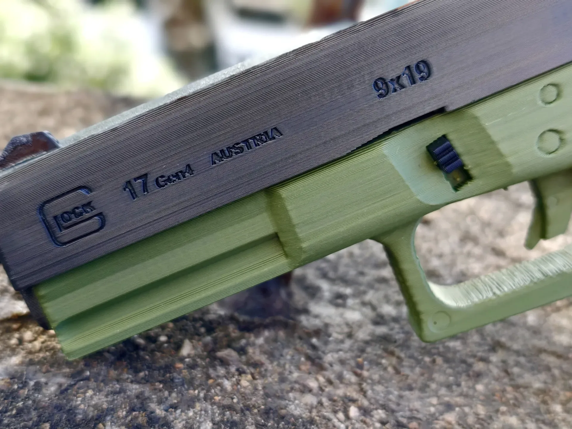 Glock 17 Gen4 Pistol Toy Model (.stp Source File Included) by 补补觉去 ...