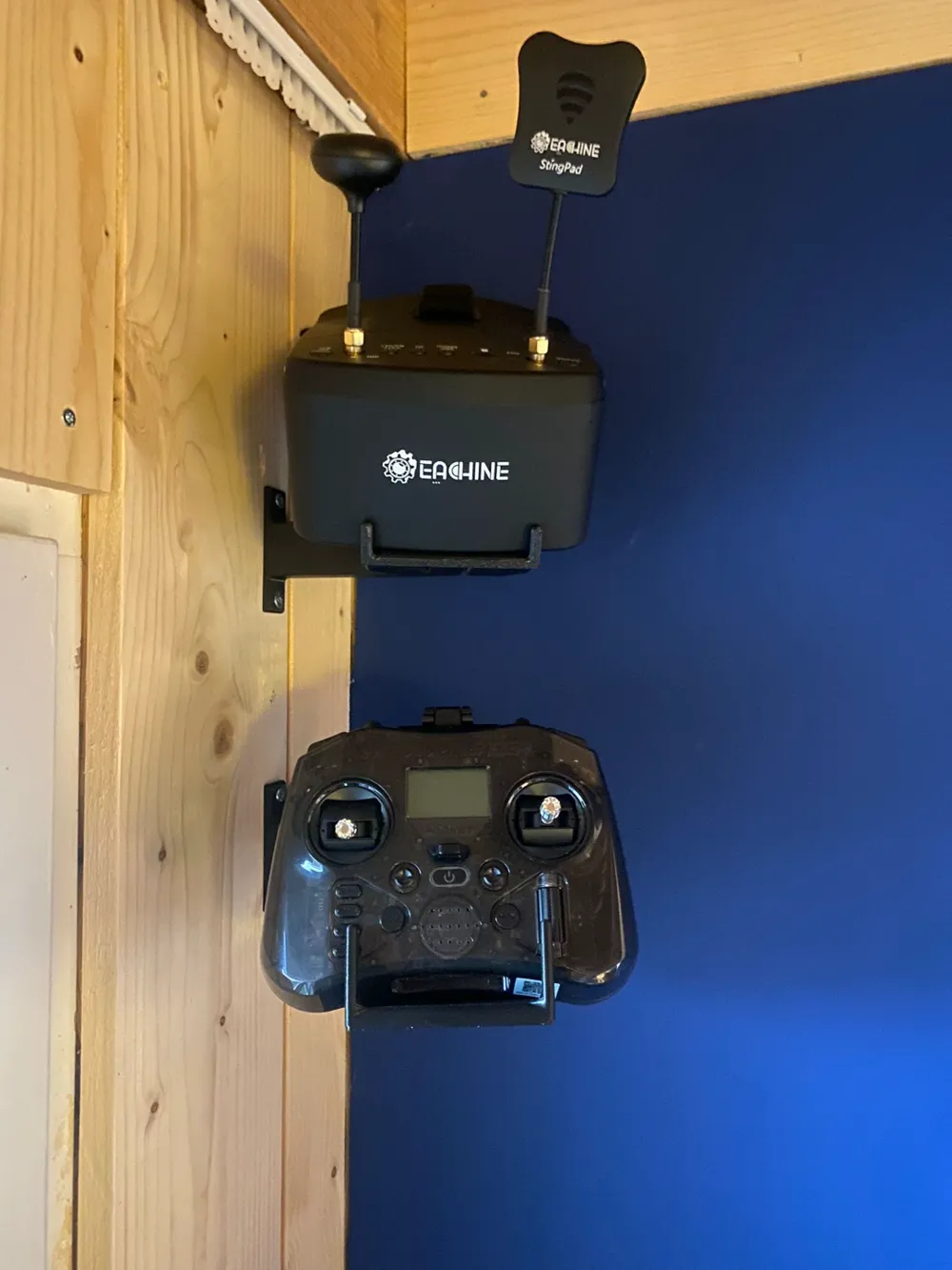 RC controller wall mount by wizardwasabi - MakerWorld