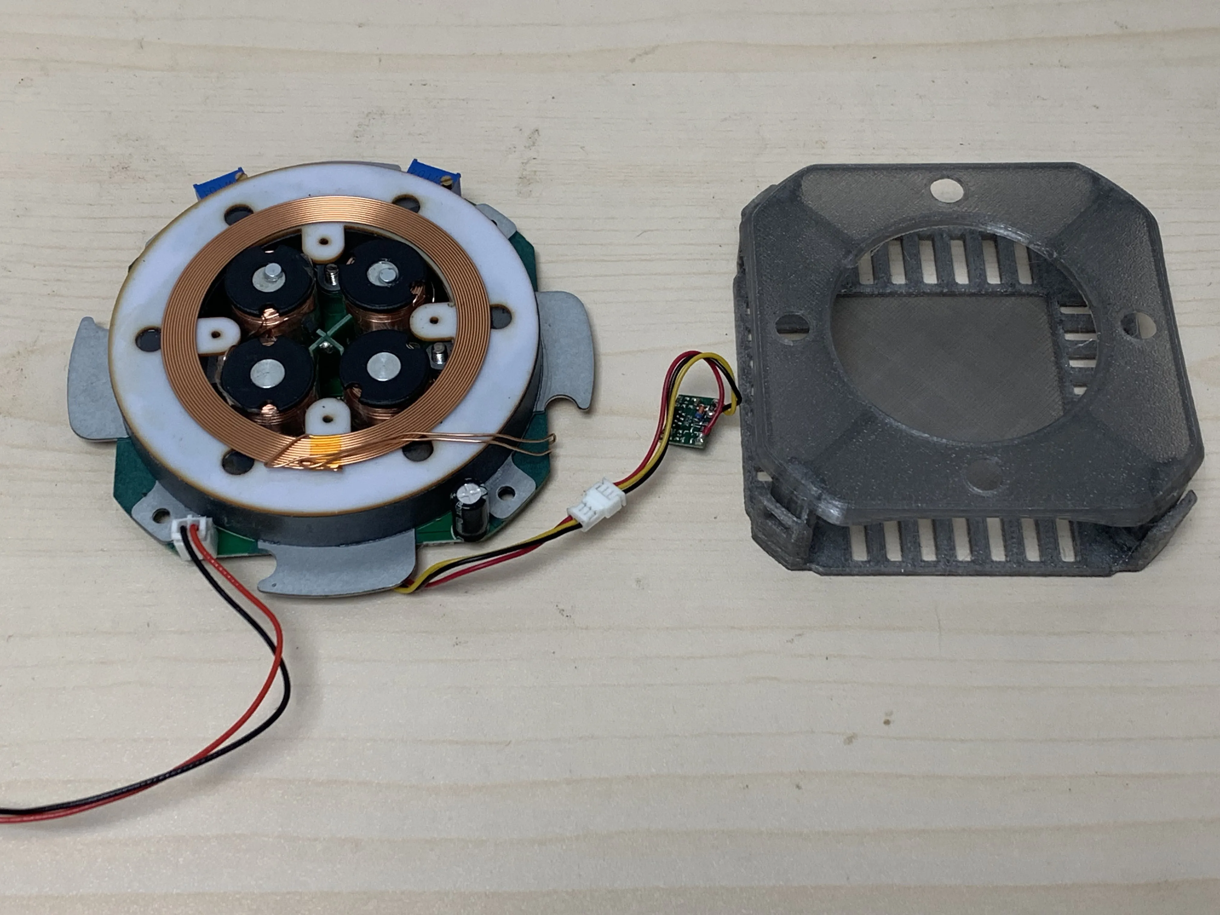 magnetic levitation Christmas tree by Dk.B - MakerWorld