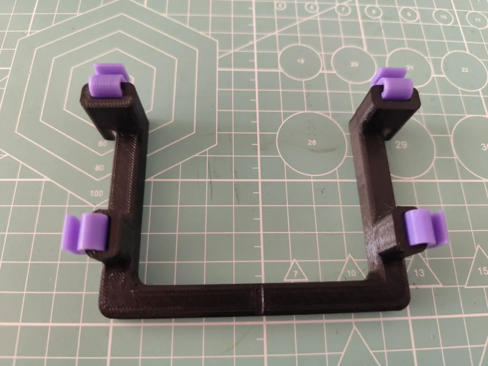 Three Green Filament Splicer Assistant Tool by 矿泉水会飞 - MakerWorld