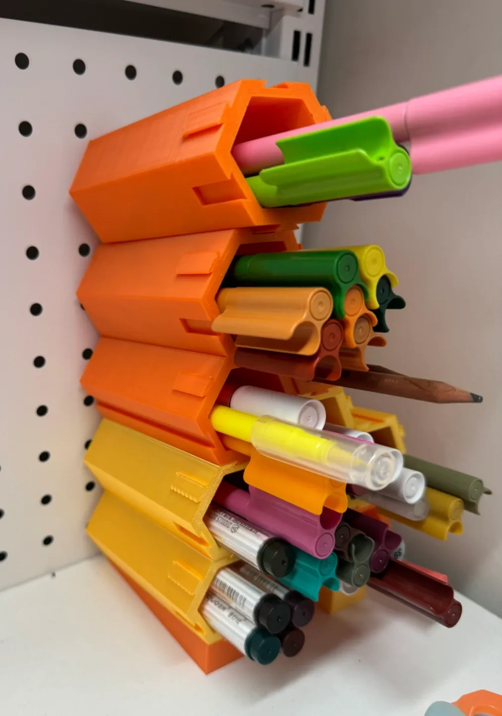 Honeycomb Pen Holder - Stackable by jedispy - MakerWorld