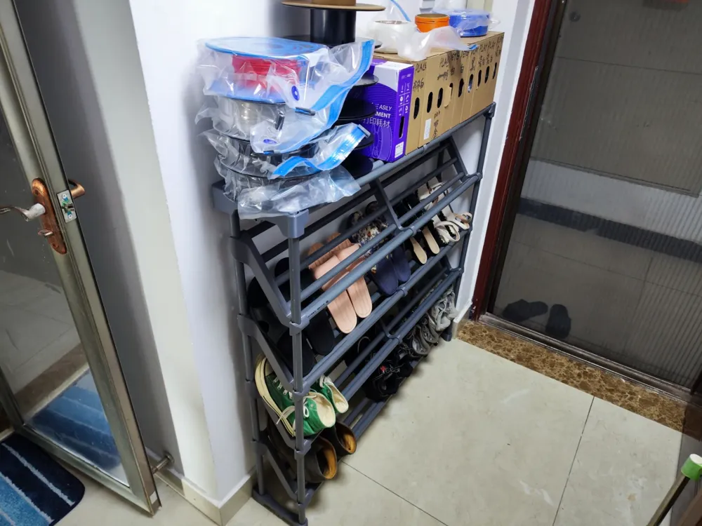Highly practical and cost-effective narrow-slot shoe rack and ...
