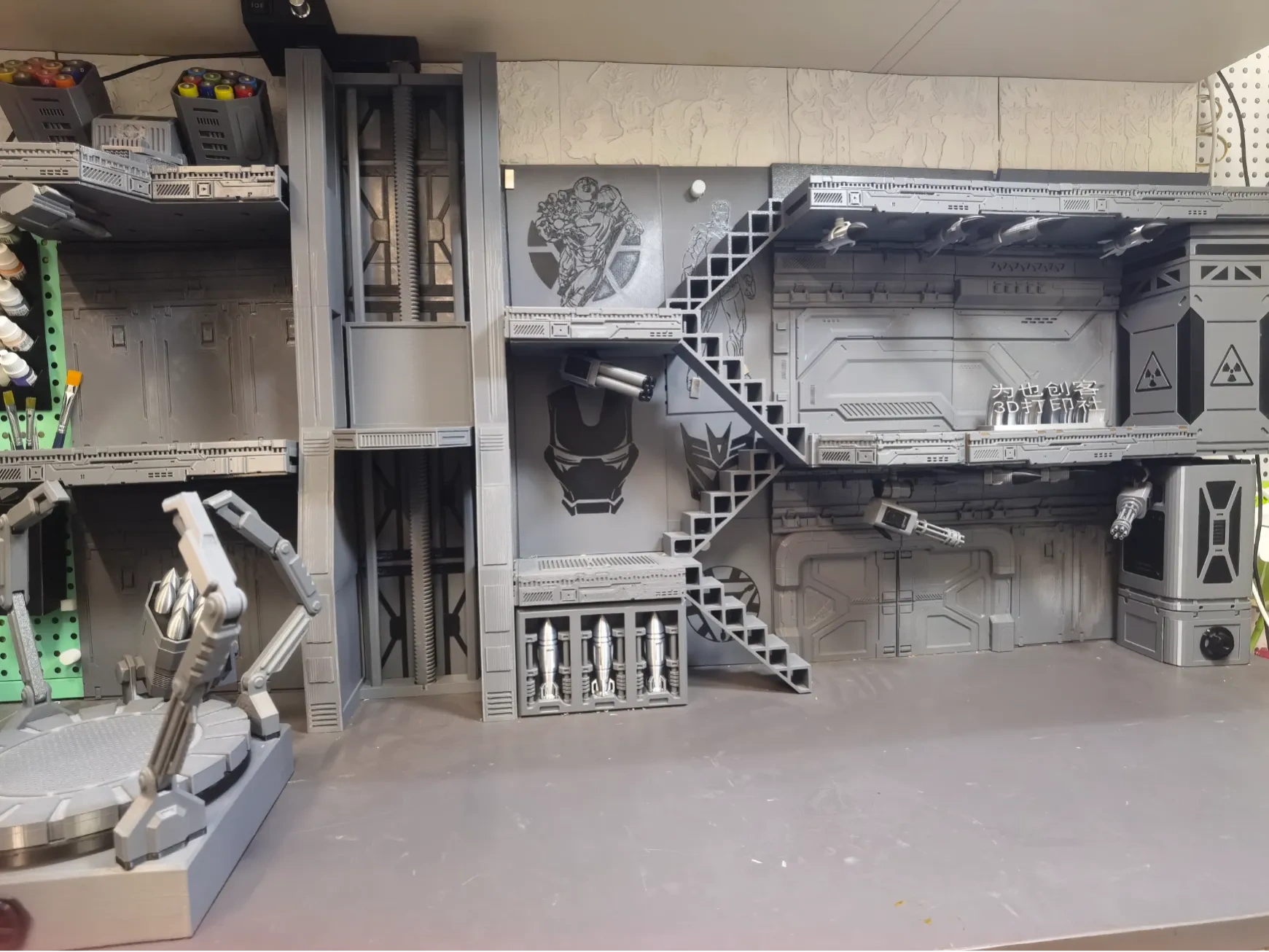 Gundam Hangar, Cyberpunk, Mecha Style, Complete Desktop Organizer Set ...