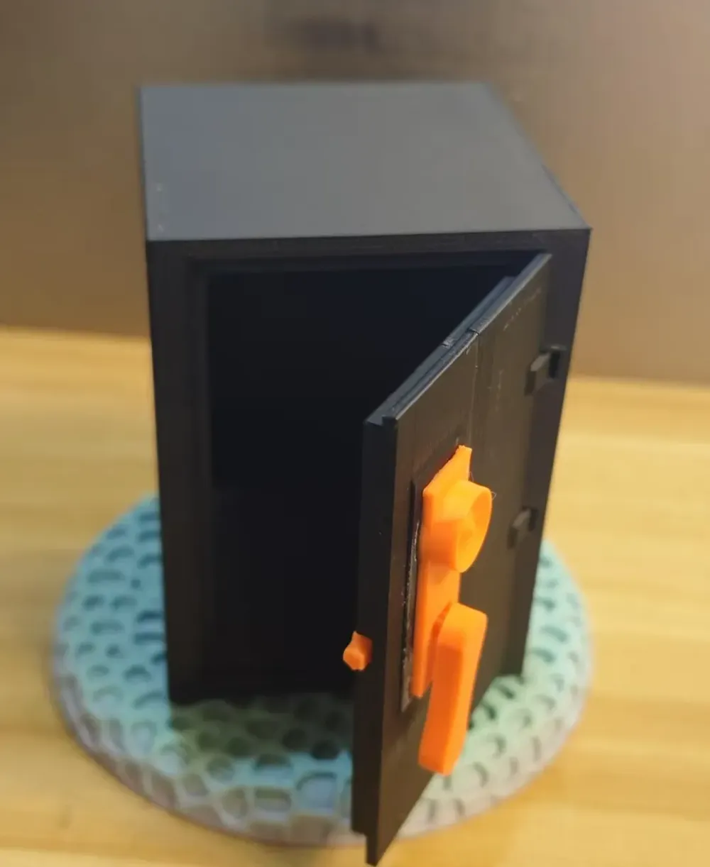 Safe Room Escape Miniature Model Storage by bo莱克 - MakerWorld