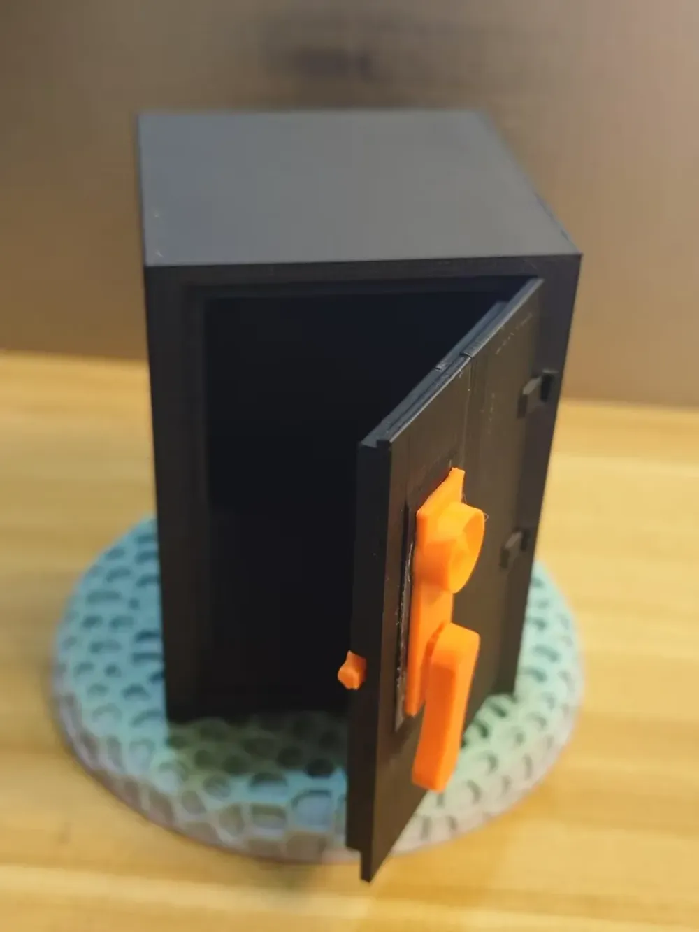 Safe Room Escape Miniature Model Storage by bo莱克 - MakerWorld