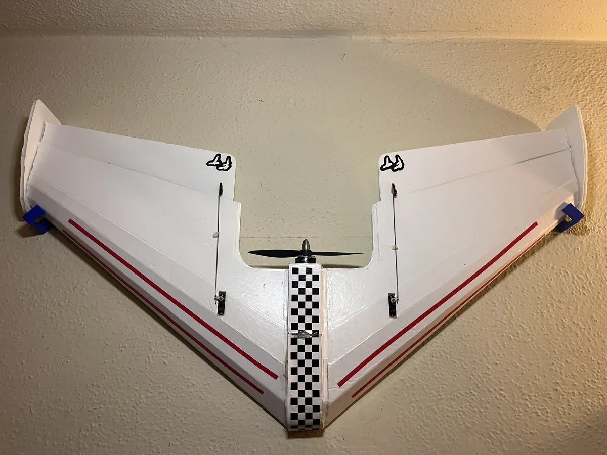Wall mount hooks for RC delta wing FliteTest - Free 3D Print Model ...