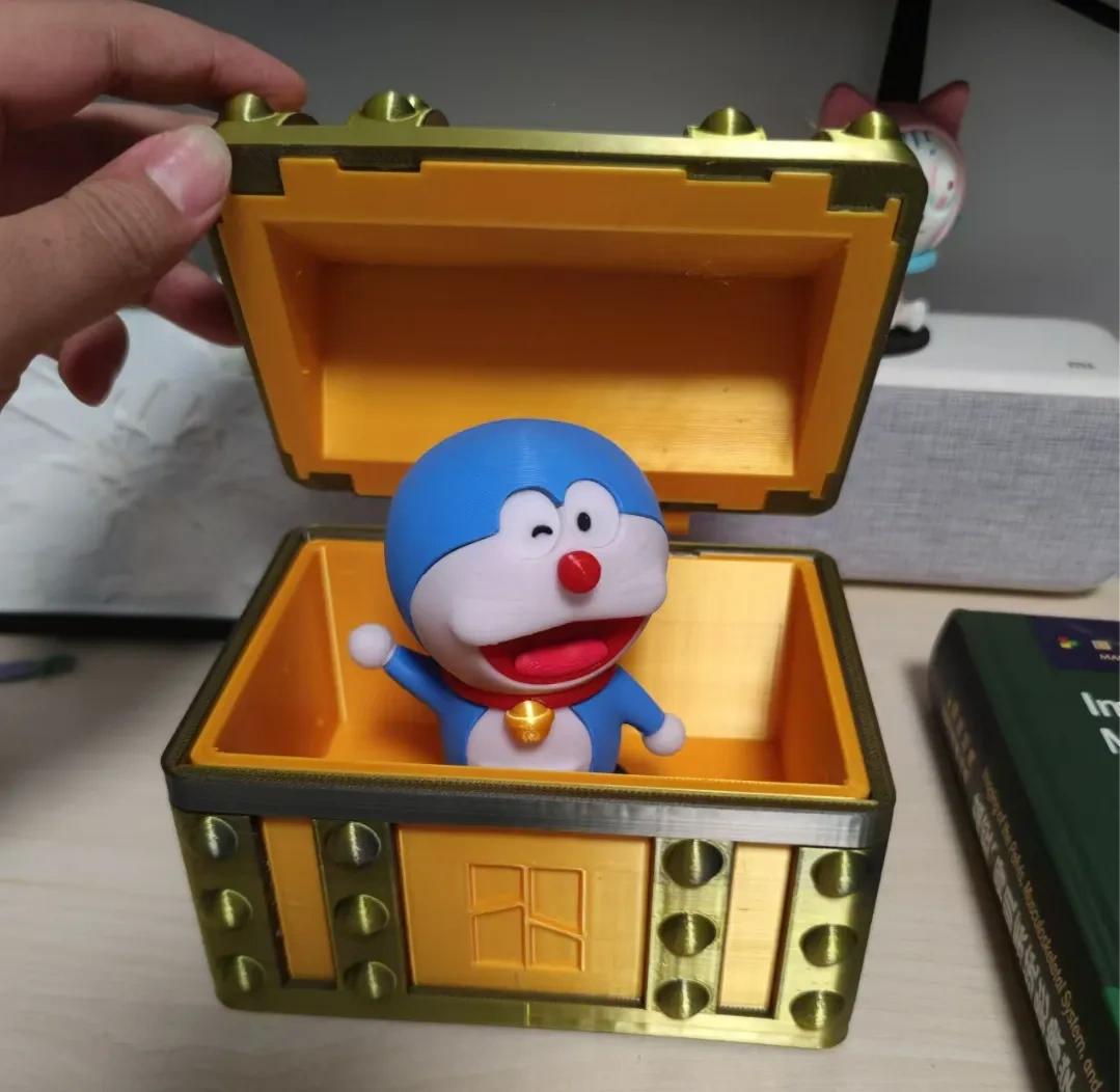 Golden Treasure Chest by user_878436881 - MakerWorld