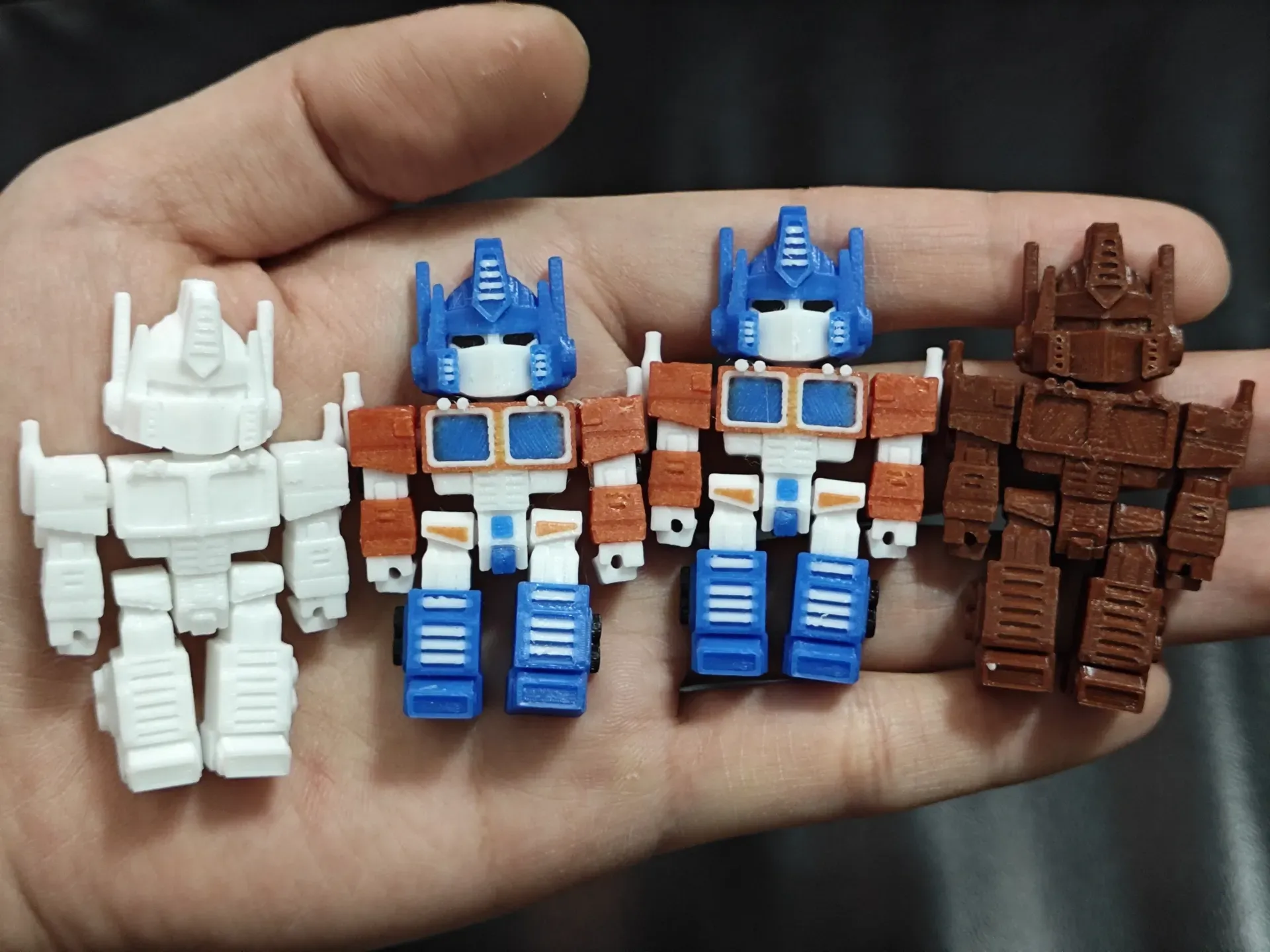 Articulated Gundam Keychain (Print-in-Place) - Free 3D Print Model ...