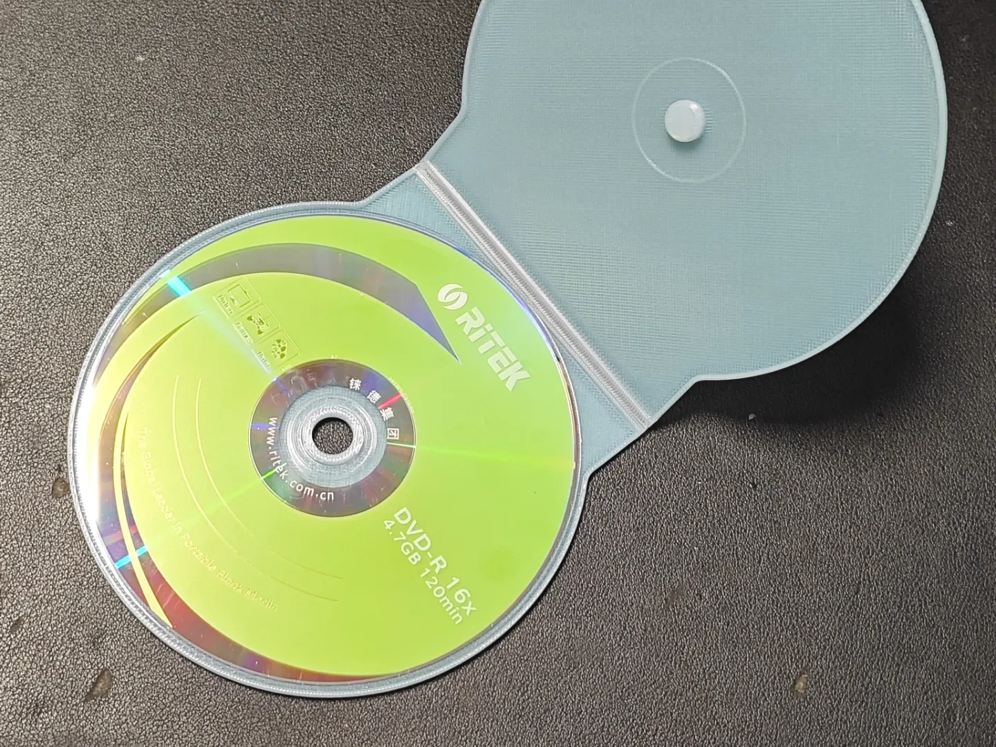 3D printed CD case by 吧唧熊 MakerWorld: Download Free 3D Models