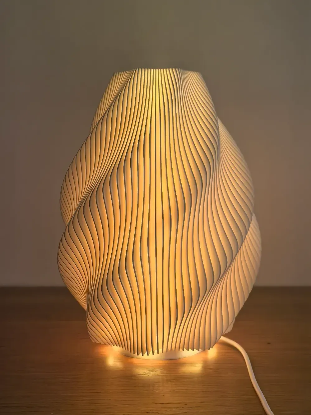 Lamp-01 - Free 3D Print Model - MakerWorld