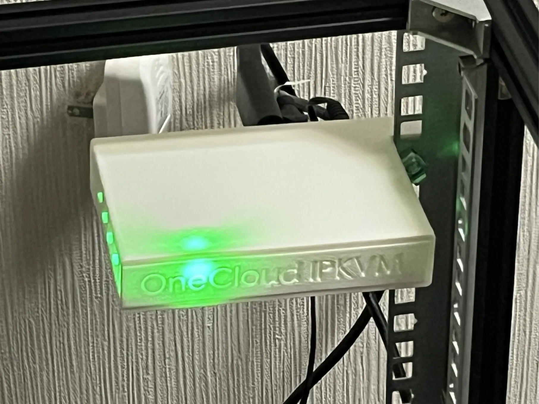 Wanke Cloud IPKVM enclosure, rack version, no supports required by ...