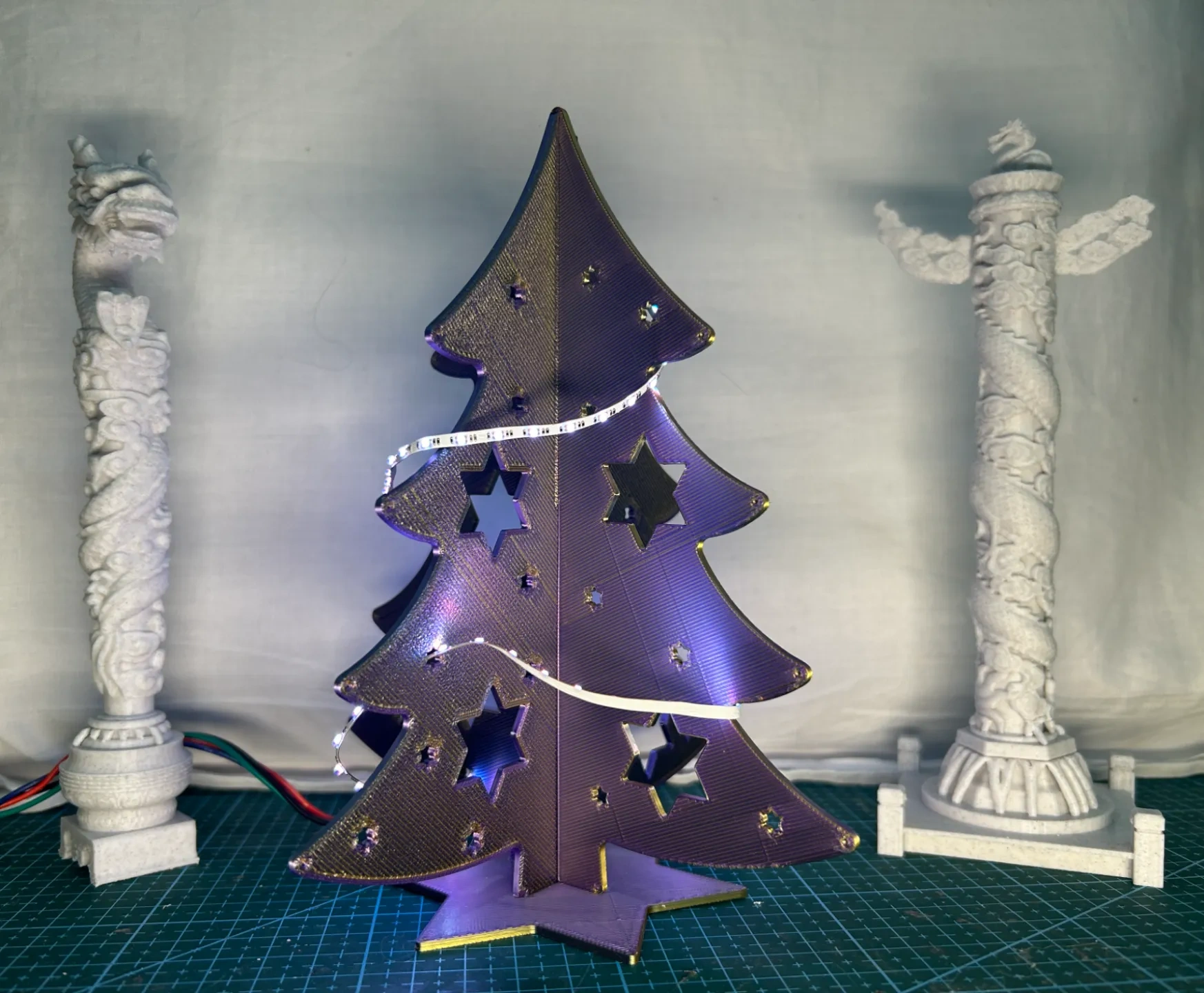 Assembled Christmas tree, easy Christmas tree, no supports needed ...